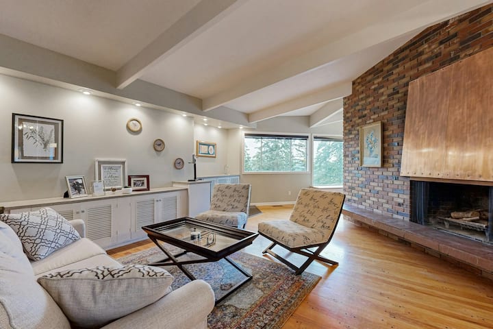 Stunning 4br Close To State Capitol - Salem, OR