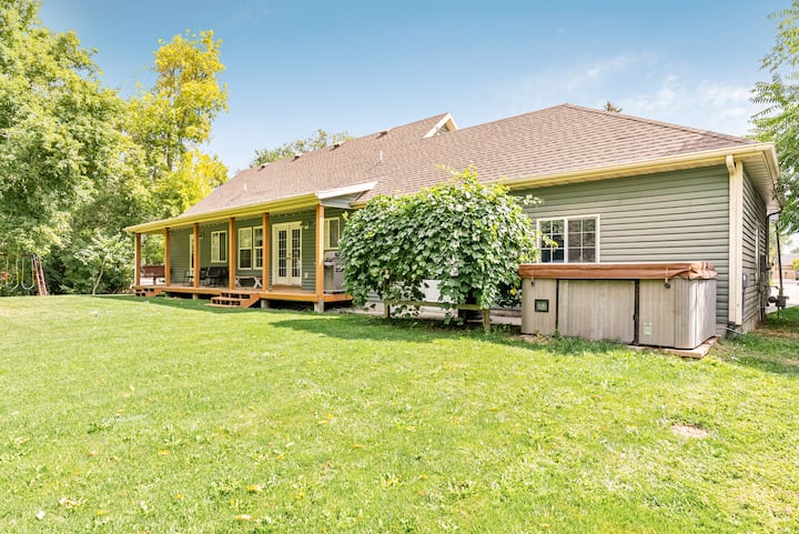 Creekside Family Escape | Hot Tub | Free Massage* - Lehi, UT