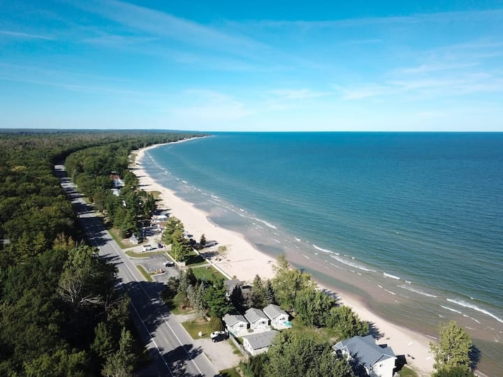 Stunning Views Of Lake Huron - Oscoda, MI