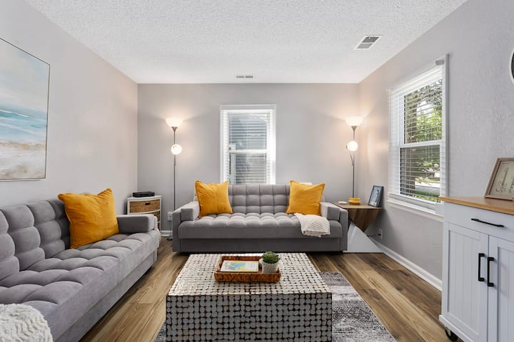 Adorable Home Base For Exploring Kc_2br_suburb - Spring Hill, KS
