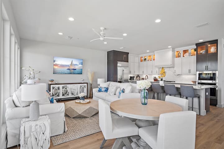 Gulf Views, Heated Pool, Elevator, Walk To Beach - Panama City Beach, FL