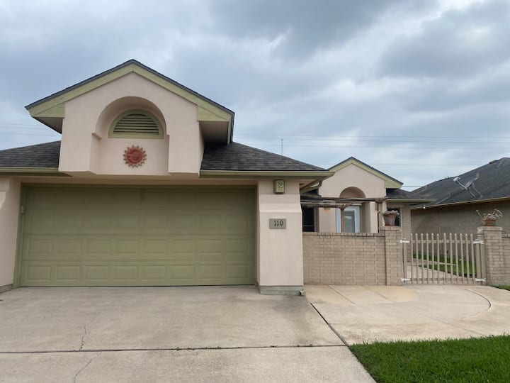 #1 Bungalow, Pool, Tennis, Golf, Jacuzzi, 55yrs+ - Harlingen, TX
