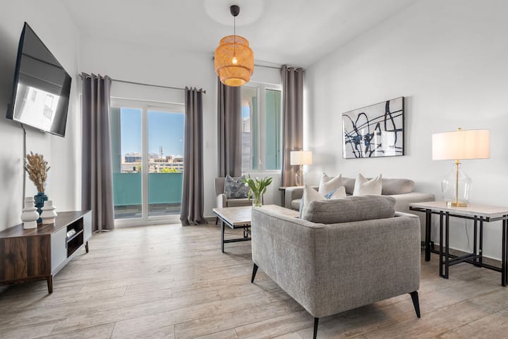 Urban Hideaway | Sleek And Contemporary Unit - San Juan