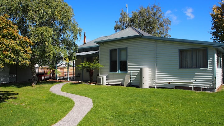 Four Bedroom Cottage - Strahan
