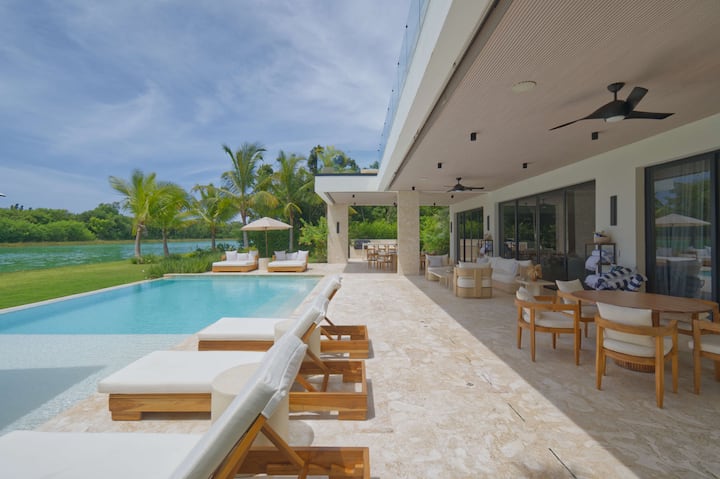 Modern Lake Villa W/ Staff In Golf & Beach Resort - Punta Cana