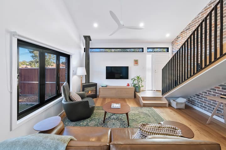 Jarvie Cottage | Luxe Loft With King Bed - Lewisham