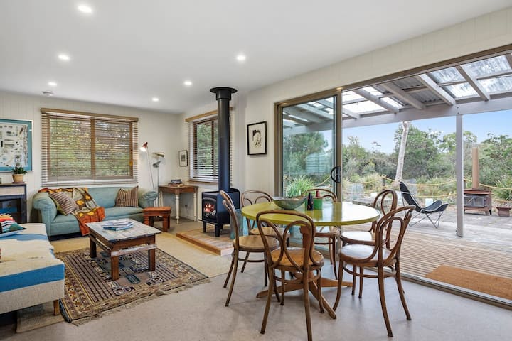 Little Secret—charming Clifton Beach Sanctuary - Hobart