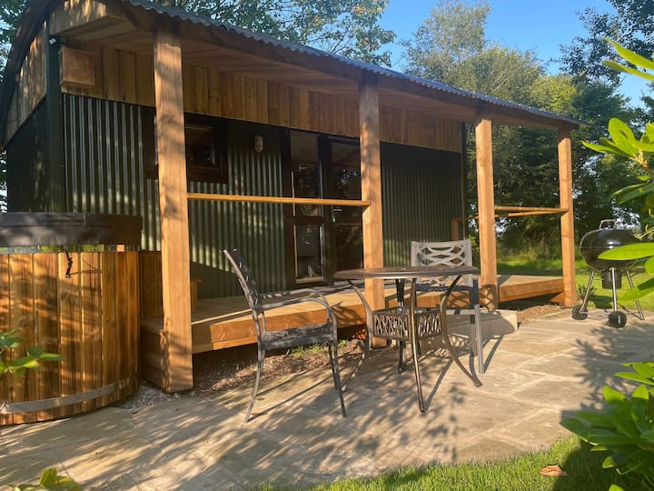 The Cabin - Shepherd Hut With Countryside Views - Ormskirk