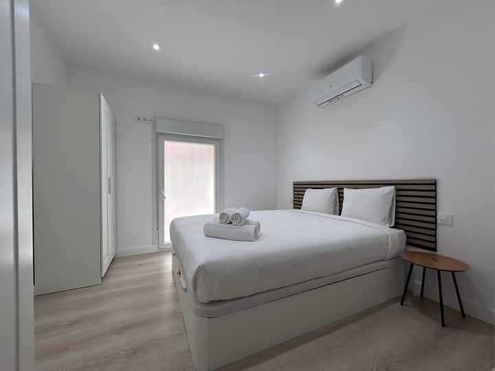 Large Apartment In Madrid - Madrid