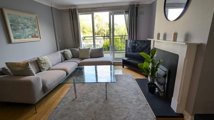 Large, Newly Updated 3bd Duplex, 20min To Airport - Dublin