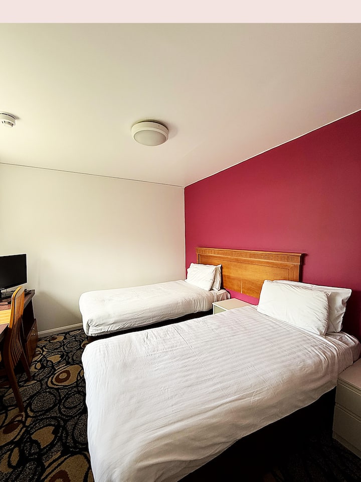 Twin Room With Private Bathroom - Skegness
