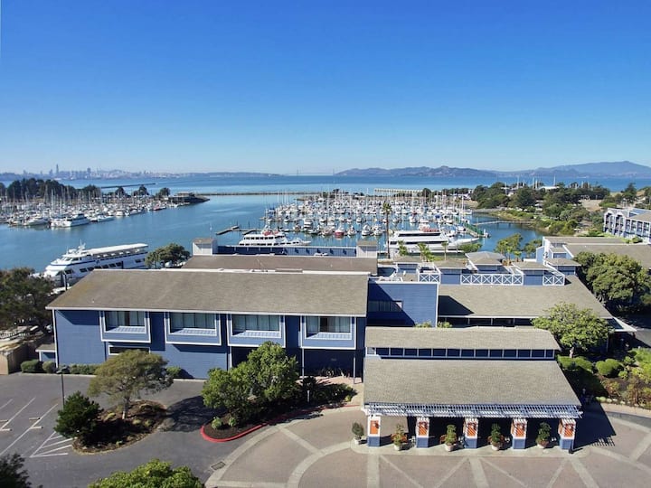 Bayfront Stay Near Berkeley Marina + Dining & Pool - Berkeley