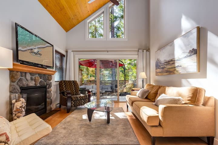 Coastal Cottage Retreat | Walk To Beach + Pool & H - Parksville