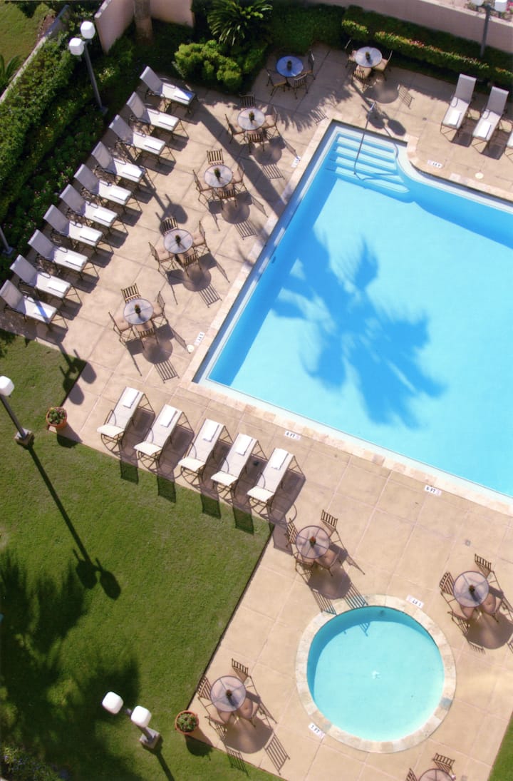 Charming City | Golf. Access To Exclusive M Lounge - Houston, TX