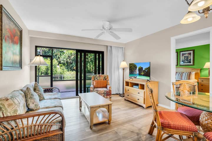 F-139 - First Floor Deluxe Condo, Sleeps 6 - Naples, FL