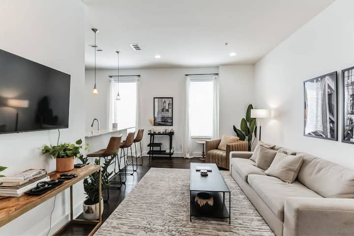 1 Bdr Loft Centrally Located In West End - Nashville, TN