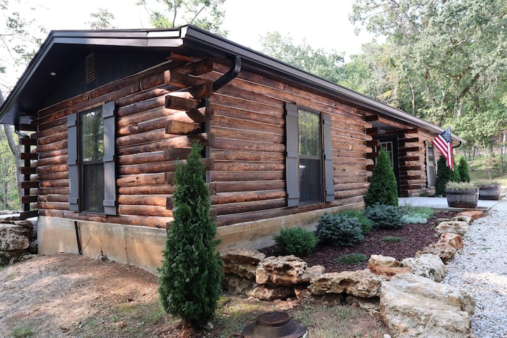 Cozy 1-bedroom Cabin Retreat - Arnold