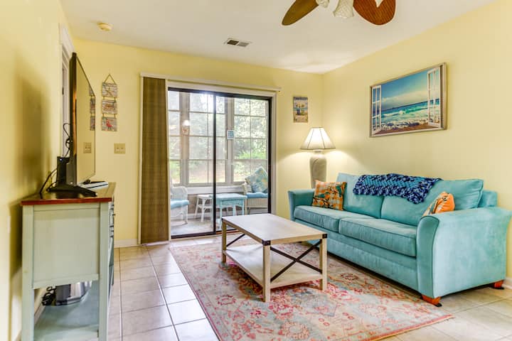 Near Beaches & Golfing: Little River Condo W/ Pool - Little River, SC