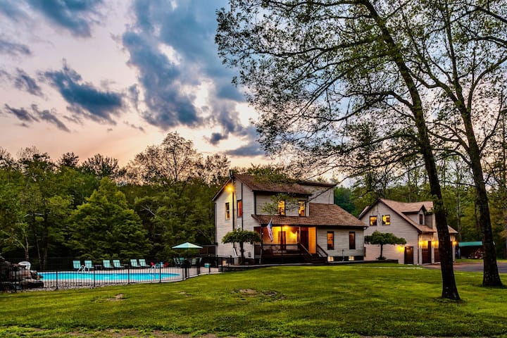 Private Oasis With Pool In Saugerties - Saugerties, NY