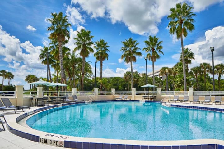Near Disney Parks | On-site Bar Free Shuttle. Pool - Orlando