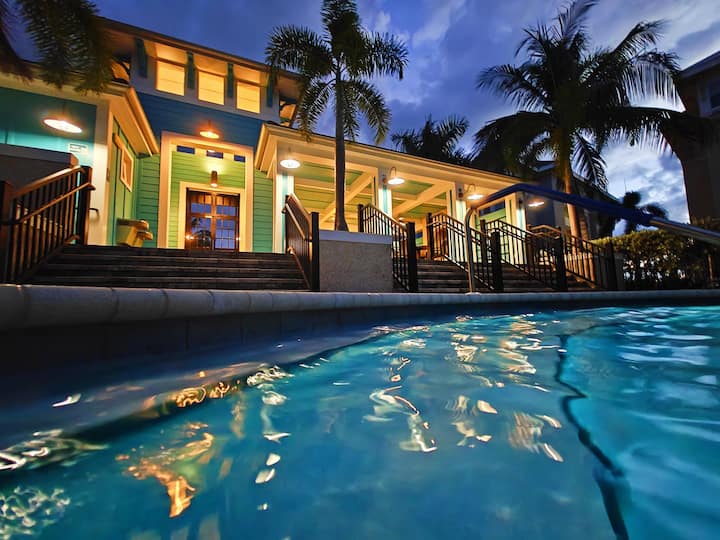 Salty Anchor By Coastal Chic Vacations - Bradenton