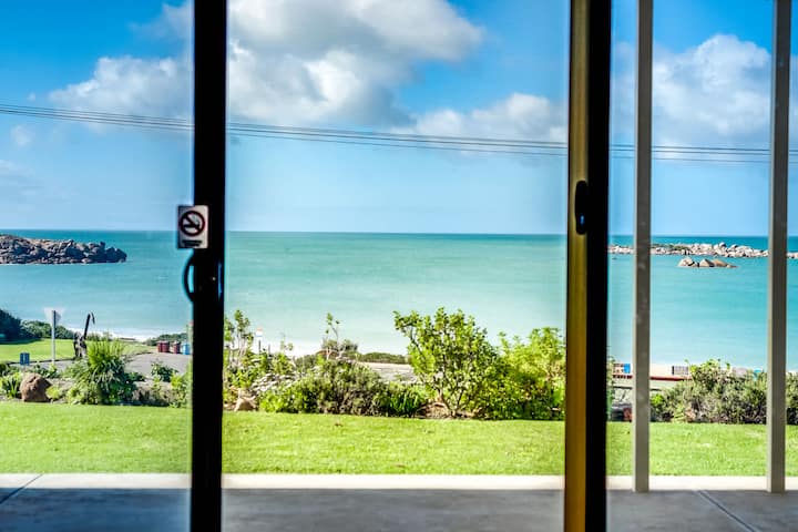 The Dolphins1 Beachfront  1-10 Strangways Tce - Port Elliot