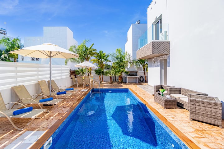 Villa Nissini By Ezoria Villas -