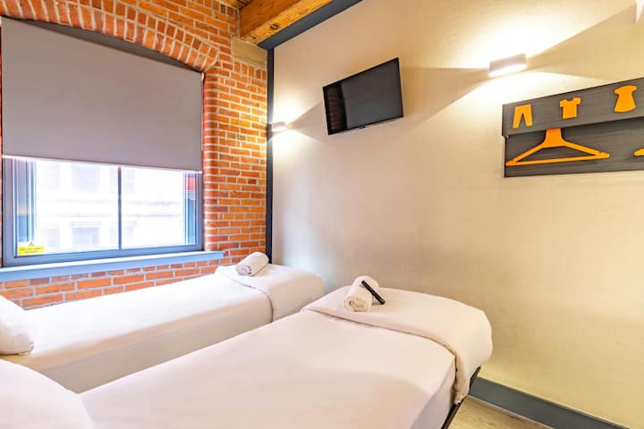 A 3-minute Walk From Piccadilly Gardens - Manchester
