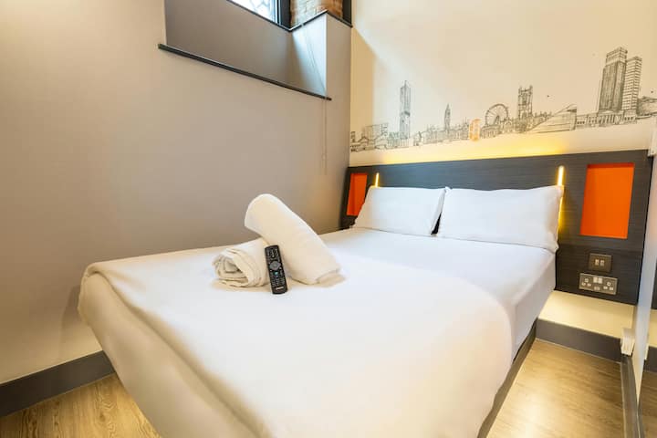 Lower Level Room Ideal For Late Sleepers - Manchester