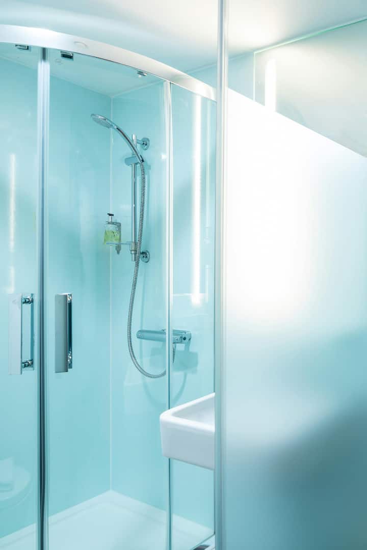 Windowless Room So You Sleep Like A Champ - Liverpool