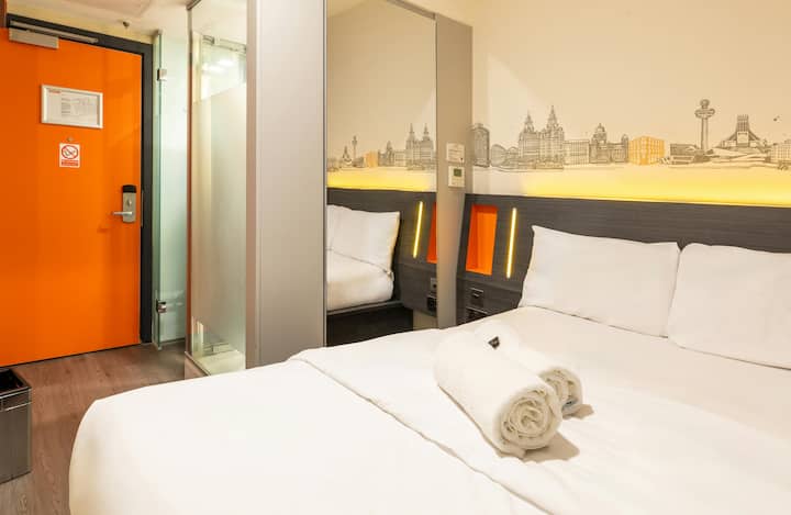 Windowless Room So You Sleep Like A Champ - Liverpool