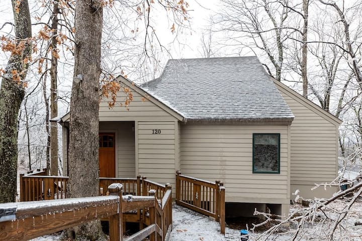 Bear Necessities With Wintergreen Advantage - Nellysford, VA