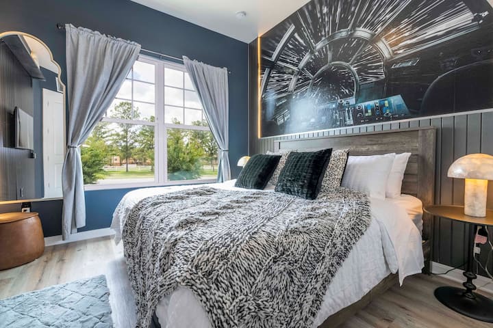 A Galaxy?s Edge Experience Awaits! 5 Min To Disney - Celebration, FL