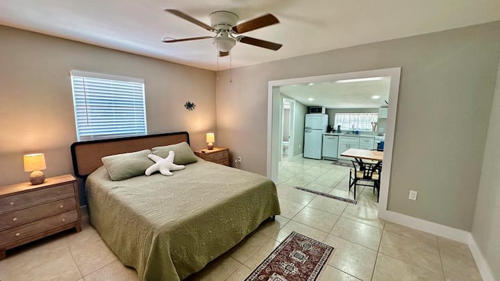 Turtle Nest Beach Studio - Quick Walk To Beach - Fort Myers Beach, FL