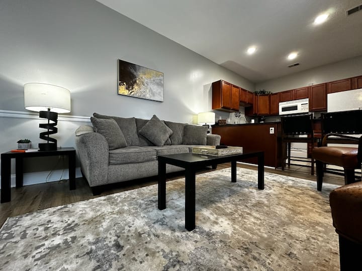 Modern 2br Townhome With Garage & Amenities! - Johnson City, TN