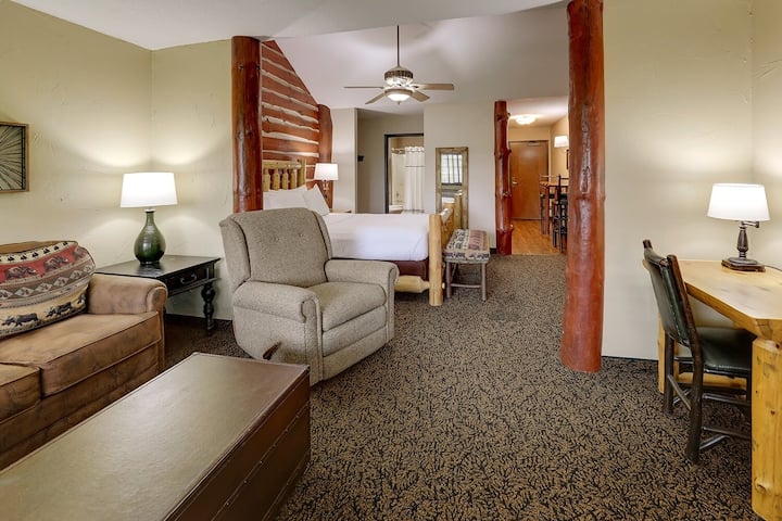 Extended Stay Queen Suite, Stoney Creek | 2 Units - La Crosse, WI
