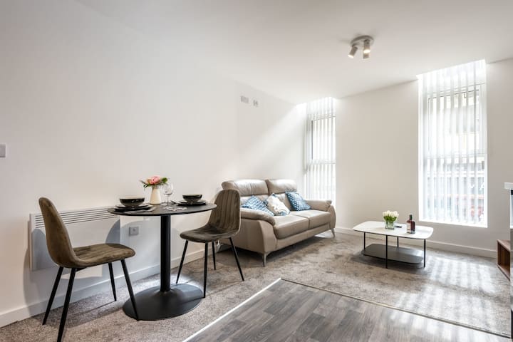 Contemporary 1 Bedroom Apartment In Central Sheffi - Sheffield
