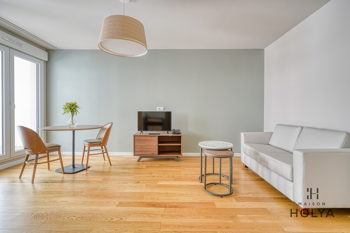 The Sparse - On The Edge of Paris - Apartments for Rent in Issy-les ...