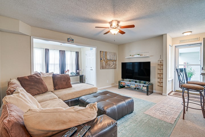 Pool Access & 2 Mi To Ocean: Myrtle Beach Condo! - Murrells Inlet, SC