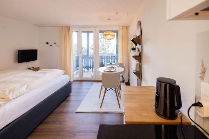 Surfers Studio Near Interlaken, At Lake With Pool - Beatenberg