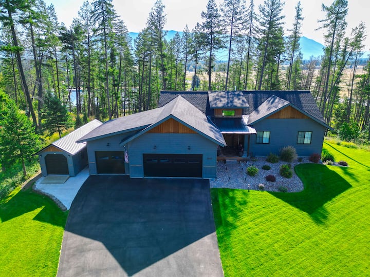Perfect Spot | Private & Wooded Area | Sleeps 10 - Columbia Falls, MT