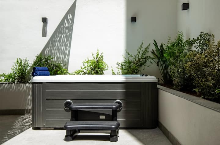 Luxury 2br Maisonette In Sliema, Private Hot Tub - La Valeta