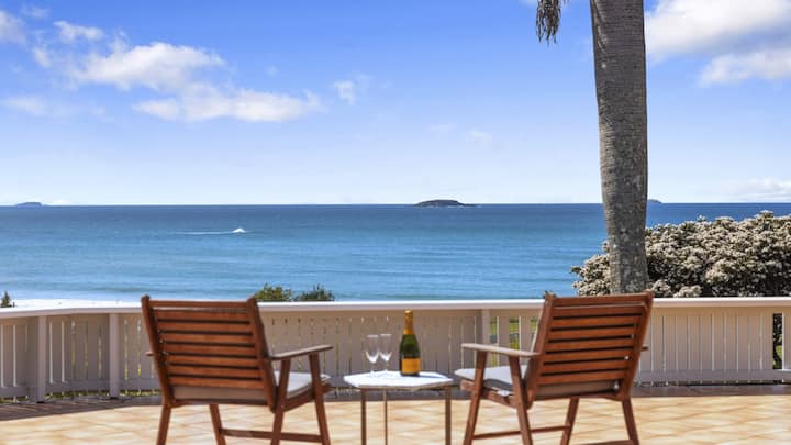 Sleeps 15, Beachfront Reserve, Amazing Views - Coffs Harbour
