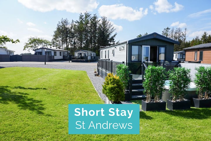 Lodge No 83 | Hot Tub | Stewart's Resort Cameron - Saint Andrews