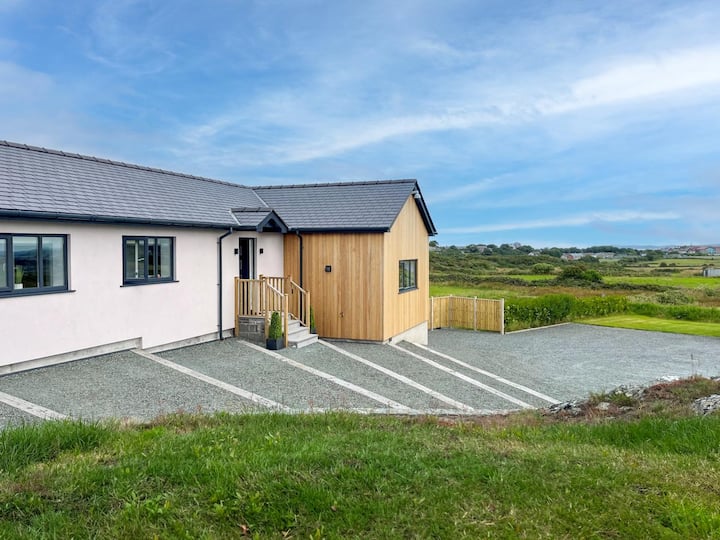 3 Bed In Penrhos Feilw (Oc-g29643) - Holyhead