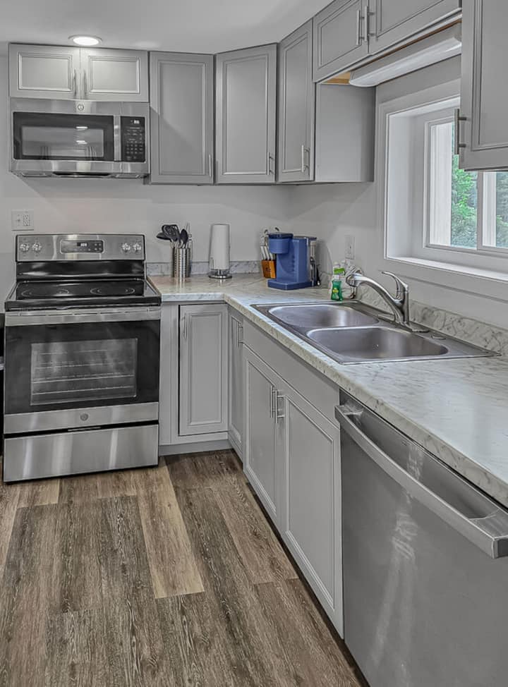 Renovated Home With Led Fireplaces & New Furniture - Galax, VA