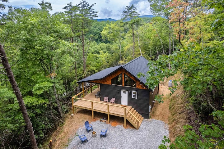 The Falcons Nest - Bryson City, NC