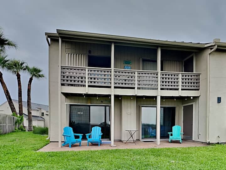 Ground Floor, Water Views + Community Pool! - Rockport, TX