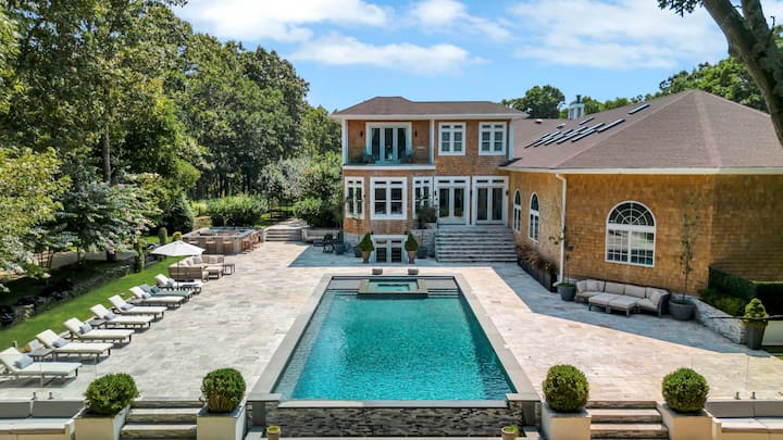 8br/11ba: Indoor And Outdoor Pools, Resort Spa - Bridgehampton, NY