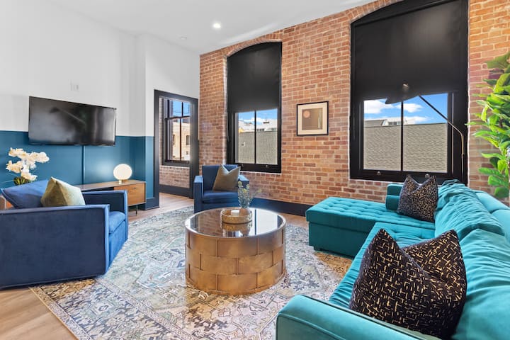Spa Bath | Rooftop Pool | Bbq | Gameroom | Hotel - New Orleans, LA